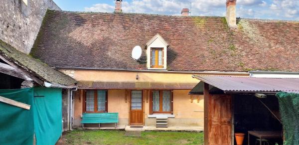 Maison Charmante Au Cœur De Pousseaux Avec Grand Jardin - Clamecy