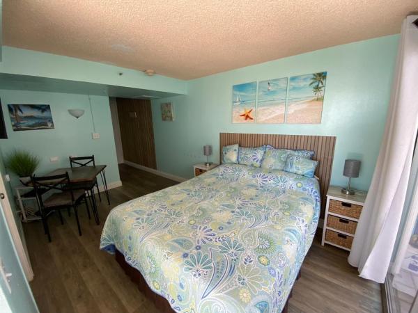 2 Min Walk To Waikiki Beach! Ocean View Studio - Honolulu