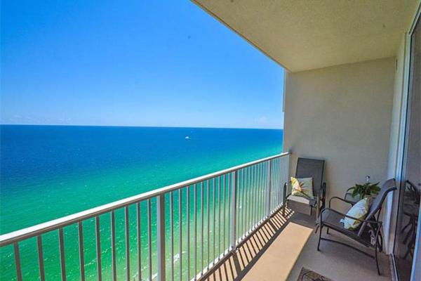 Gorgeous Gulf-front Location & Resort Pools Beach Service And Hot Tubs - Panama City Beach, FL