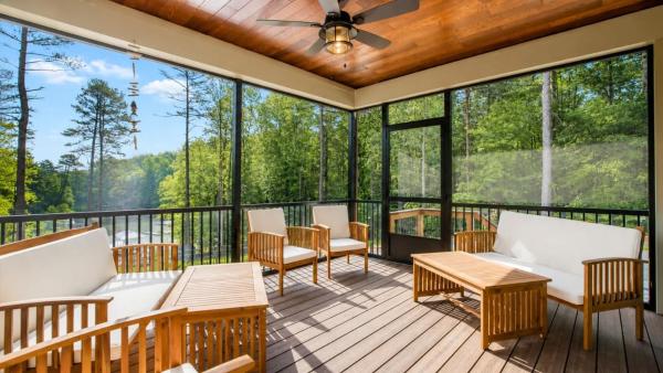 Lake Norman Home Lake Access With Heated Pool & Hot Tub - Statesville, NC