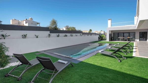 Private Alvor Villa With Pool And Jacuzzi - Alvor