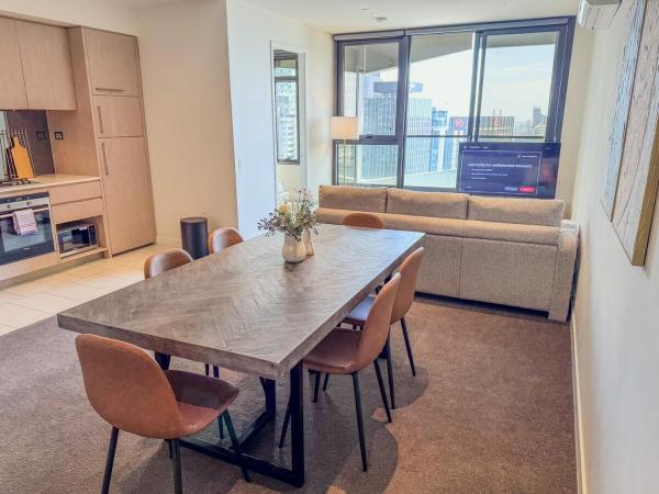 2br Stylish Cbd Apartment With Pool, Gym & Sauna - Melbourne