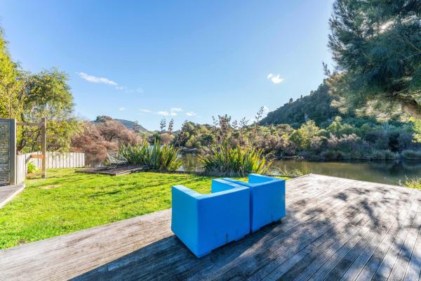 Kingfisher - Kuratau Holiday Home - New Zealand