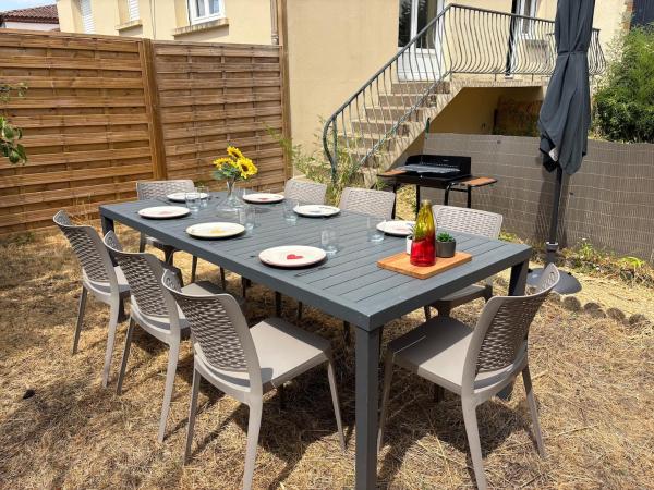 L'opus Appartement Rénové Avec Terrasse En Centre Ville Proche Du Puy Dufou - ibis Les Herbiers