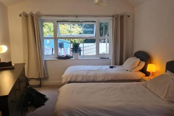 1 Bed - Sleeps 2 Plus Child - Garden - Pets - Bristol