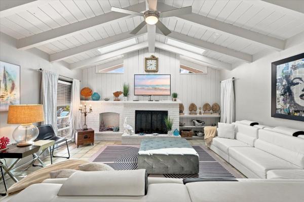 Siesta Beach Getaway With Heated Pool - Siesta Key, FL