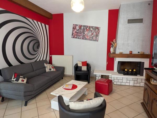 Charmante Maison Rénovée Avec Jardin, Proche De Verdun, Idéale Pour Familles, Draps Et Chauffage Inclus - Fr-1-585-50 - Maas