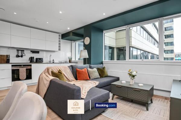 Luxury 3-bedroom Apartment By Wembley Stadium Short Let With Gym, Games Room, Cinema & Tube With Excellent Transport Links By Oulton & Co Stays - London