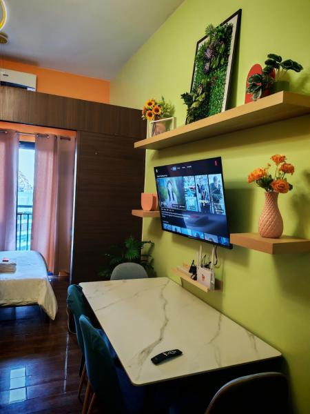D - Saimun's Hideaway At Air Residences I Makati - Manila