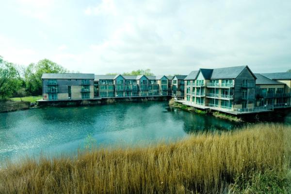 De Vere Cotswold Water Park Apartments - Gloucestershire