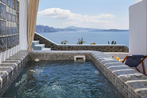 Caldera Serenity Cave Villa Oia, Santorini Breathtaking Caldera Views Traditional Cave-style Luxury Outdoor Hot Tub Modern Comforts , - Oia