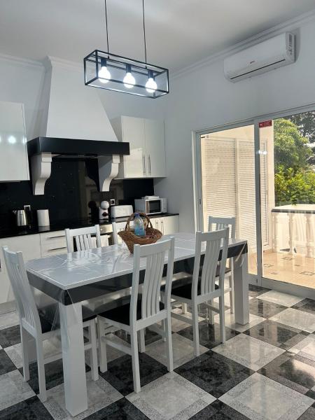 The Rock Family House - Ponta Delgada