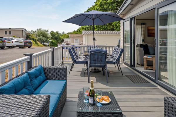 Luxury Lodge Near Sea With Wraparound Deck Kernow Lodge - 와이트 섬