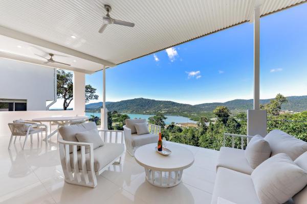Airlie Views Luxe Escape - Ocean Views And Pool - Whitsundays