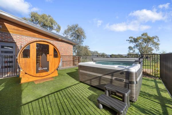 Relax & Explore Mansfield - Spa And Sauna - Mansfield