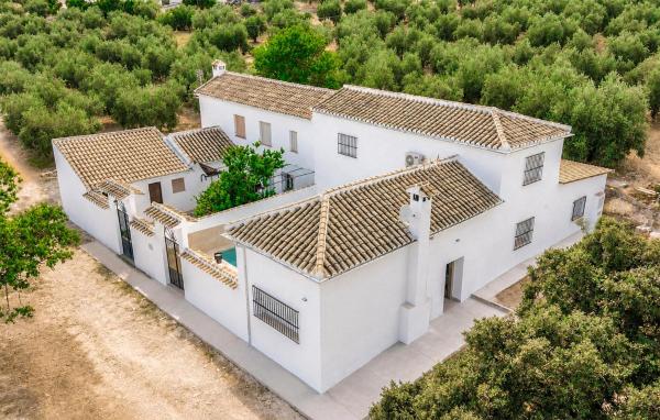 Stunning Home In Iznajar With Private Swimming Pool, Can Be Inside Or Outside - Iznájar