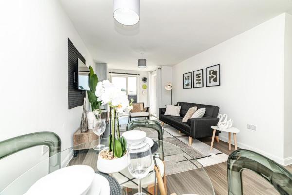 Stylish 1 Bed Apartment Centrally Located With Free Parking - Basingstoke