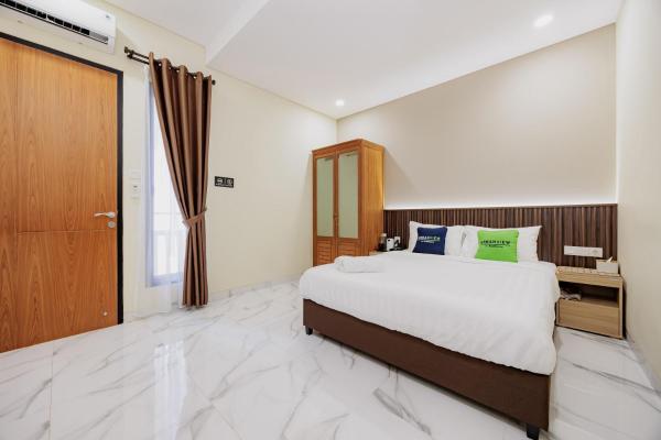Urbanview Hotel Syariah Viero Condet - Jakarta