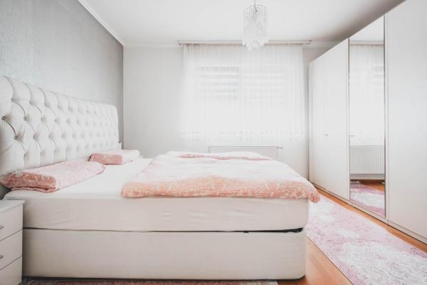 Haus Mit 4 Schlafzimmern, 2 Bäder Und Garten - Isernhagen