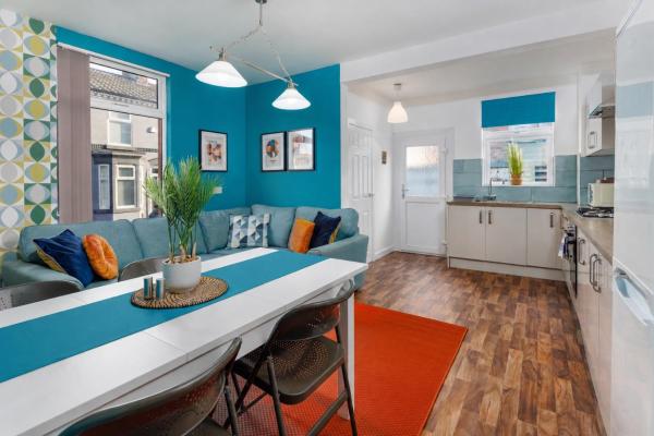 Hornsey House - 5 Bedroom, 4 Bathroom Sleeping 10 - Liverpool