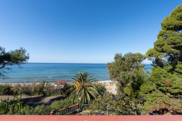 House With Terrace And Direct Access To The Beach - Castellabate