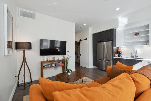 Urban Elegance | 1br Lohi Loft | City Views | Dog-friendly - Denver