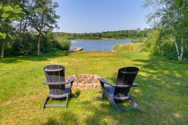 Fire Pit & Screened Porch! 3.5-acre Nevis Retreat - Nevis, MN