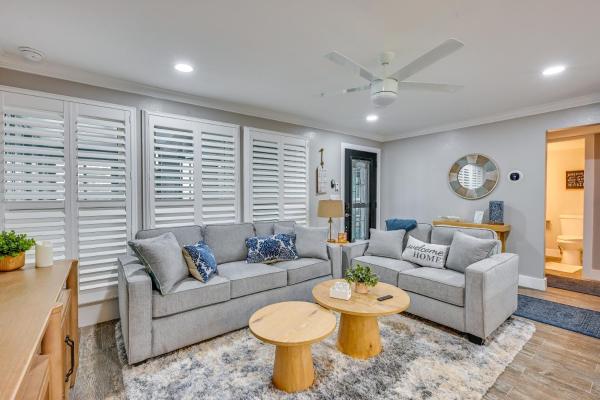 Elegant Fl Condo W/ Pool: Walk To Madeira Beach! - Madeira Beach, FL