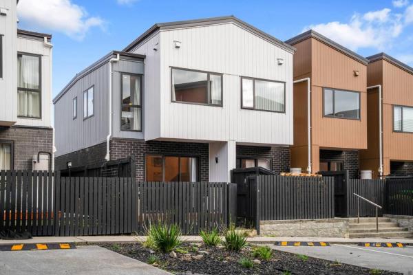 Contemporary Flat Bush Oasis - Parking And Air-con - Auckland
