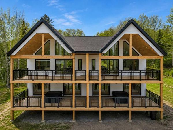 Spa - River - Game Room - Le Boreal - Mont-Tremblant