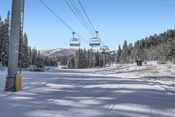 Freshly Updated Ski-in Ski-out 2br Beaver Run - Breckenridge, CO