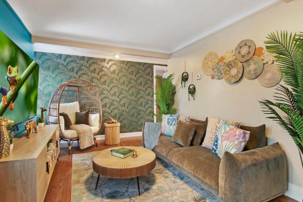 Jungle Oasis 3br - 2 Car Garage, Perfect Location - Chicago, IL