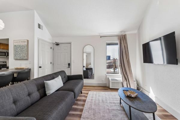 Extended Stay Fully Furnished At The Cass - Omaha, NE