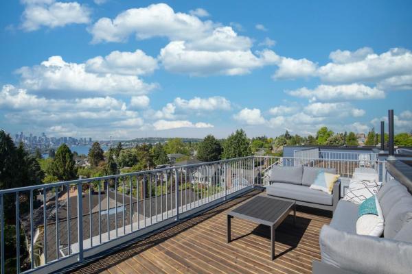 Rooftop Patio With Waterview, Private Garden & Grill 3br 3ba- Modern Cityscape - Seattle, WA