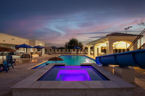The Grand Oasis – Resort-style Retreat W Sauna Cold Plunge Mini Golf Volleyball - Buckeye, AZ
