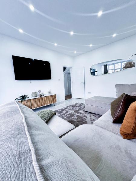 3bed Games Room House, Garden, Sleeps 8, Sw16 - Fulham