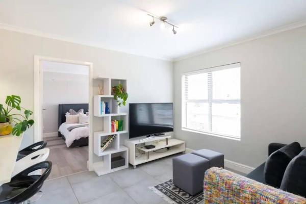 Paragon Devils Peak 3 Bed 2 Bath - Cape Town