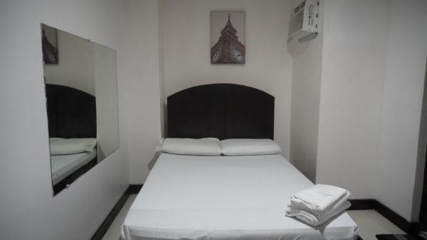 Reddoorz At Cosmo Hotel P Campa Manila - Navotas