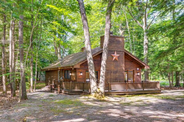 Near Beach & Trails! Lake Winnipesaukee Cabin - Lake Winnipesaukee, NH