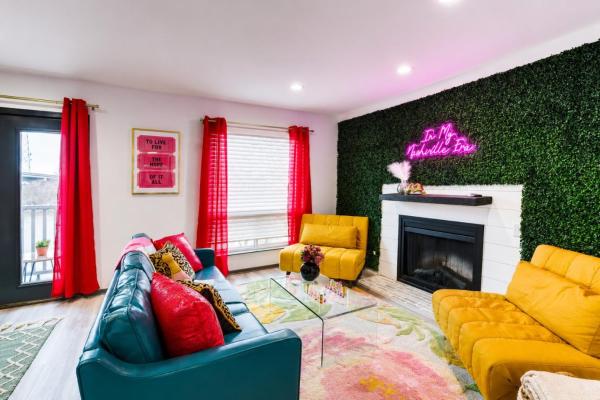 Chic Nashville Retreat, River Views And Vip Vibes - Nashville, TN