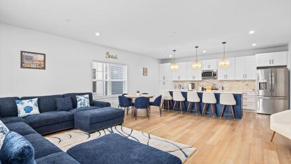 New Build 3 Bedroom Bath Condo W Pool - Sleeps 12 - Wildwood, NJ