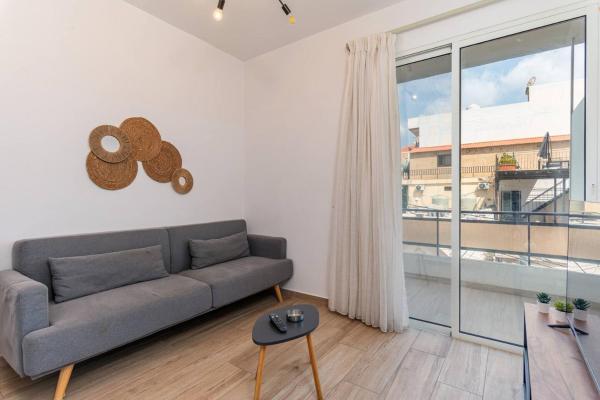 Cove 1-br Apartment In Batroun Old Souks - Libanon