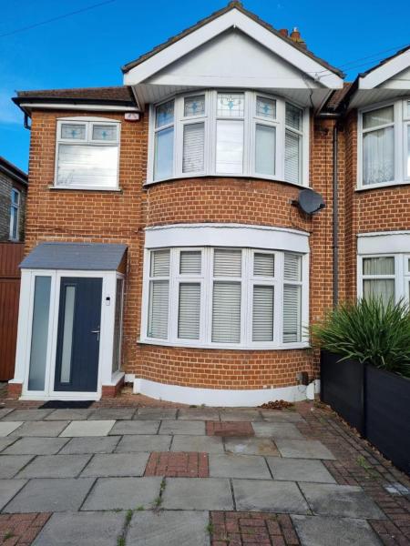 Sleeps5-elizabethline-freeparking-smarttv - Ilford