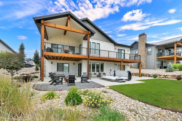 Stunner With Lake Mountain Views And Private Hot Tub - Ogden, UT