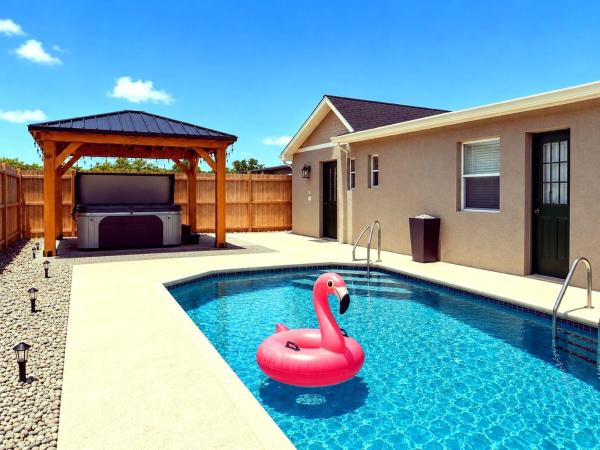 4br 2ba Pool Hot Tub Bbq Mini Golf Sleep 12 - Punta Gorda, FL