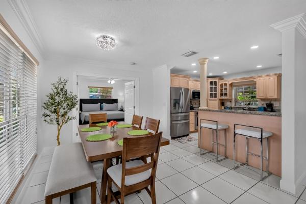 Serenity Palms - 3br-2ba Quiet Pool Home - Palmetto Bay, FL