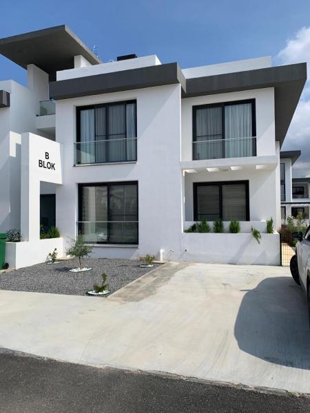 Dreamlike Three-bedroom Apartment - Olive Court I - Фамагуста