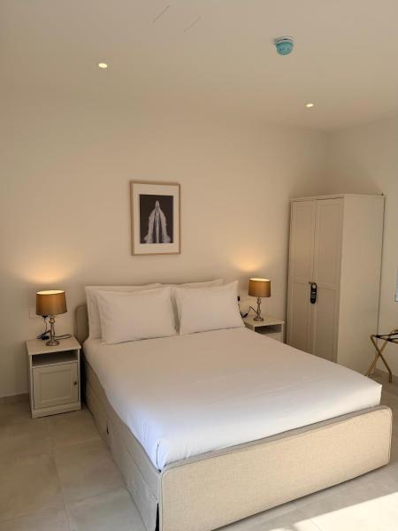 Island Club Guest House - La Valetta
