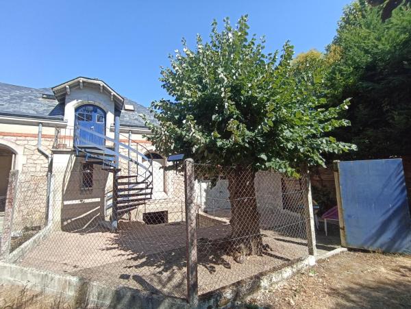 Appartement Climatisé Avec Cour Et Jardin - Saint-Jean-d'Angély