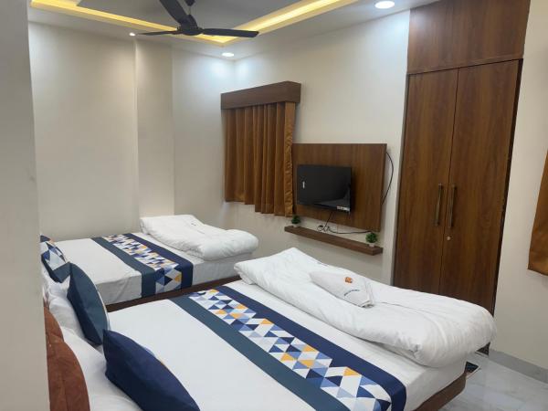 Hotel G17 Dhamnod - Maheshwar